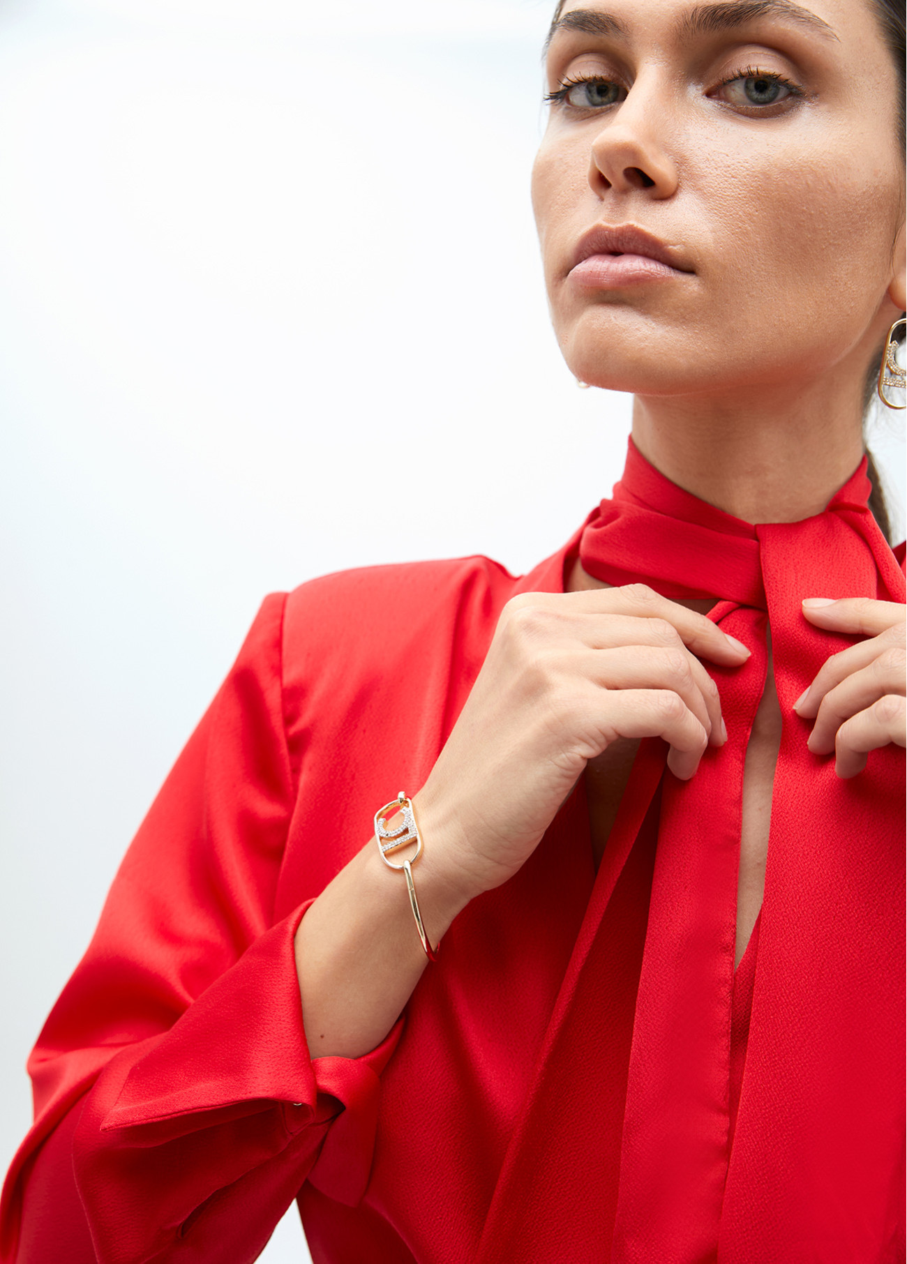 LOLA CASADEMUNT LF2503051 Pulsera fina rigida logo ovalado DORADO ...